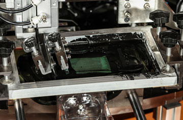 DT-416-CNC 4 color servo driven UV container screen printing machine